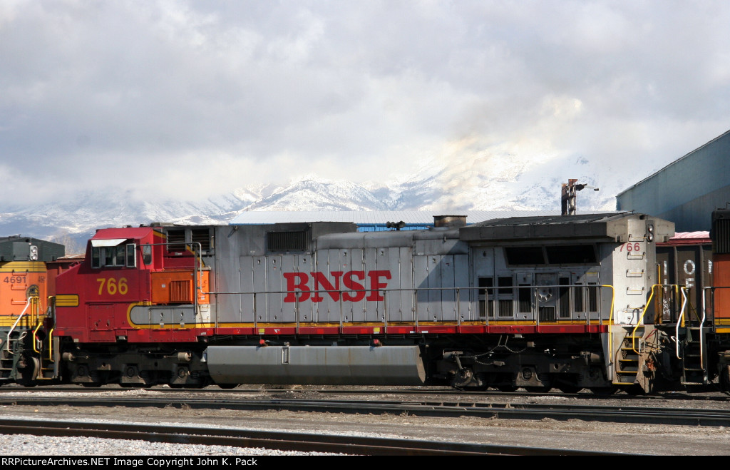 BNSF 766